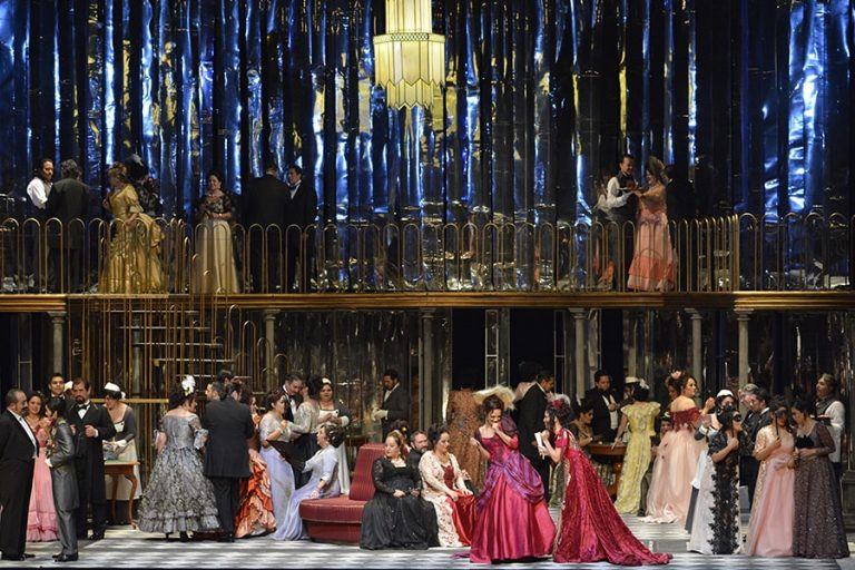 Con la opereta El murciélago, la Ópera de Bellas Artes de México cierra ...