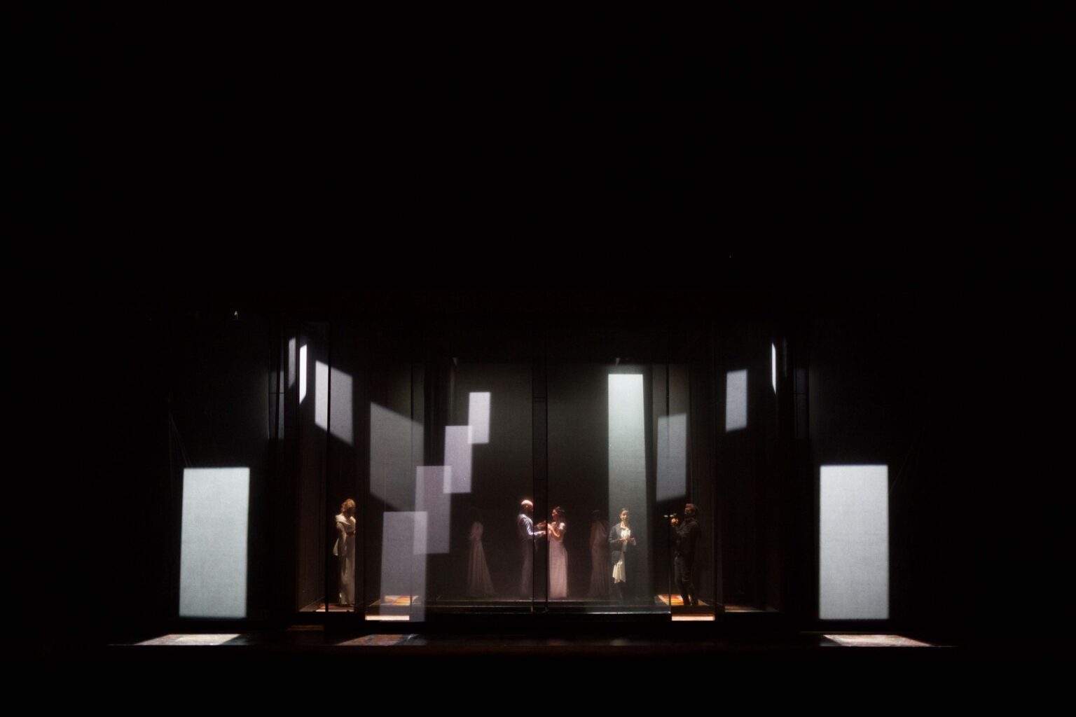 El Teatro Real estrena una nueva producción de «Ariadna y Barbazul» (P ...